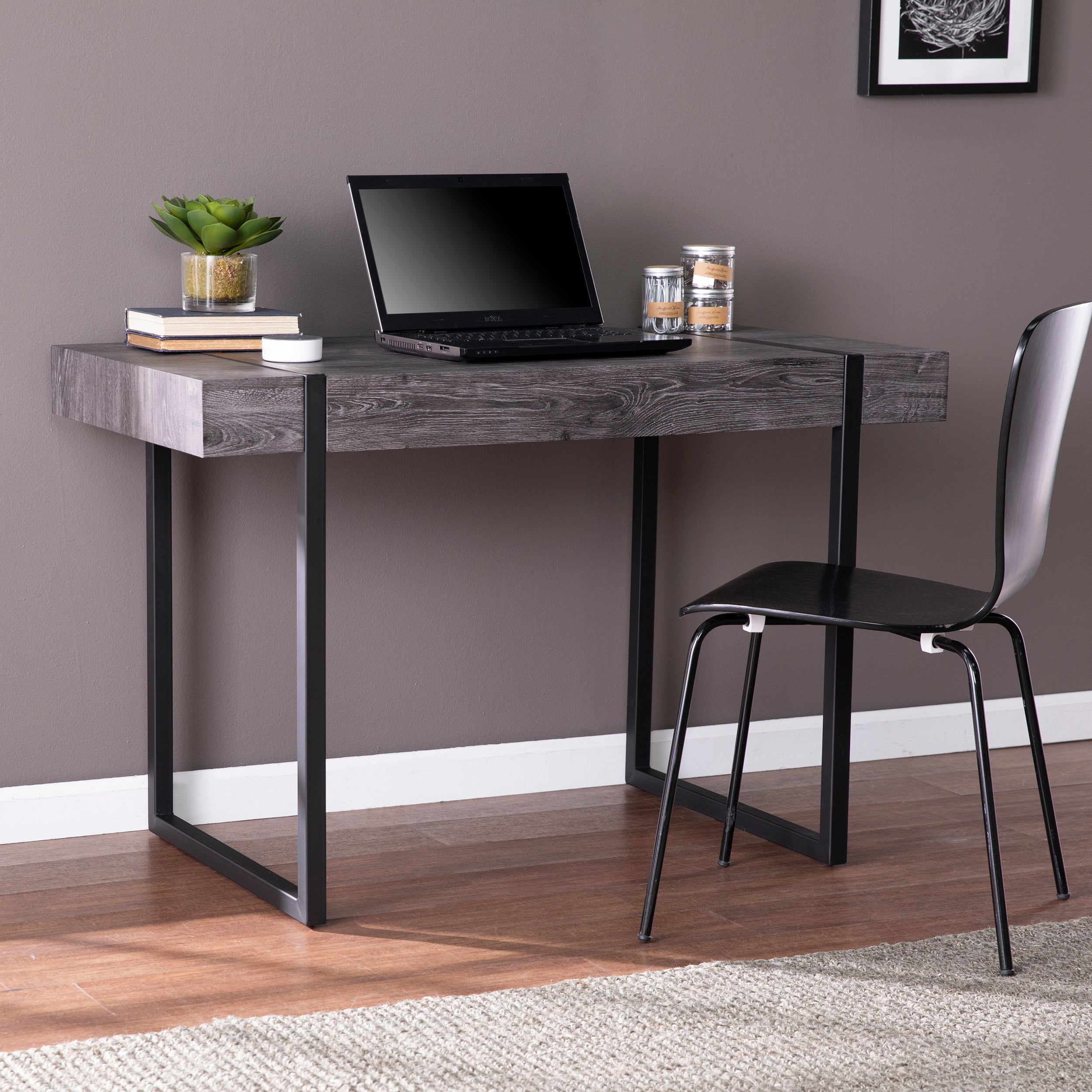 Harkriven Small Space Desk – Vevano